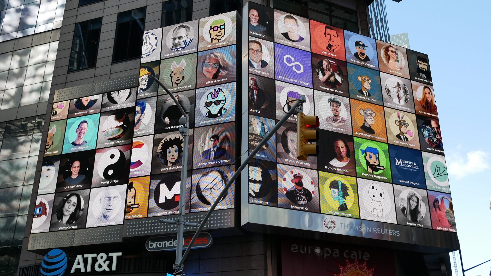 ¿Cómo saber qué NFT comprar en (year)? Análisis y opiniones